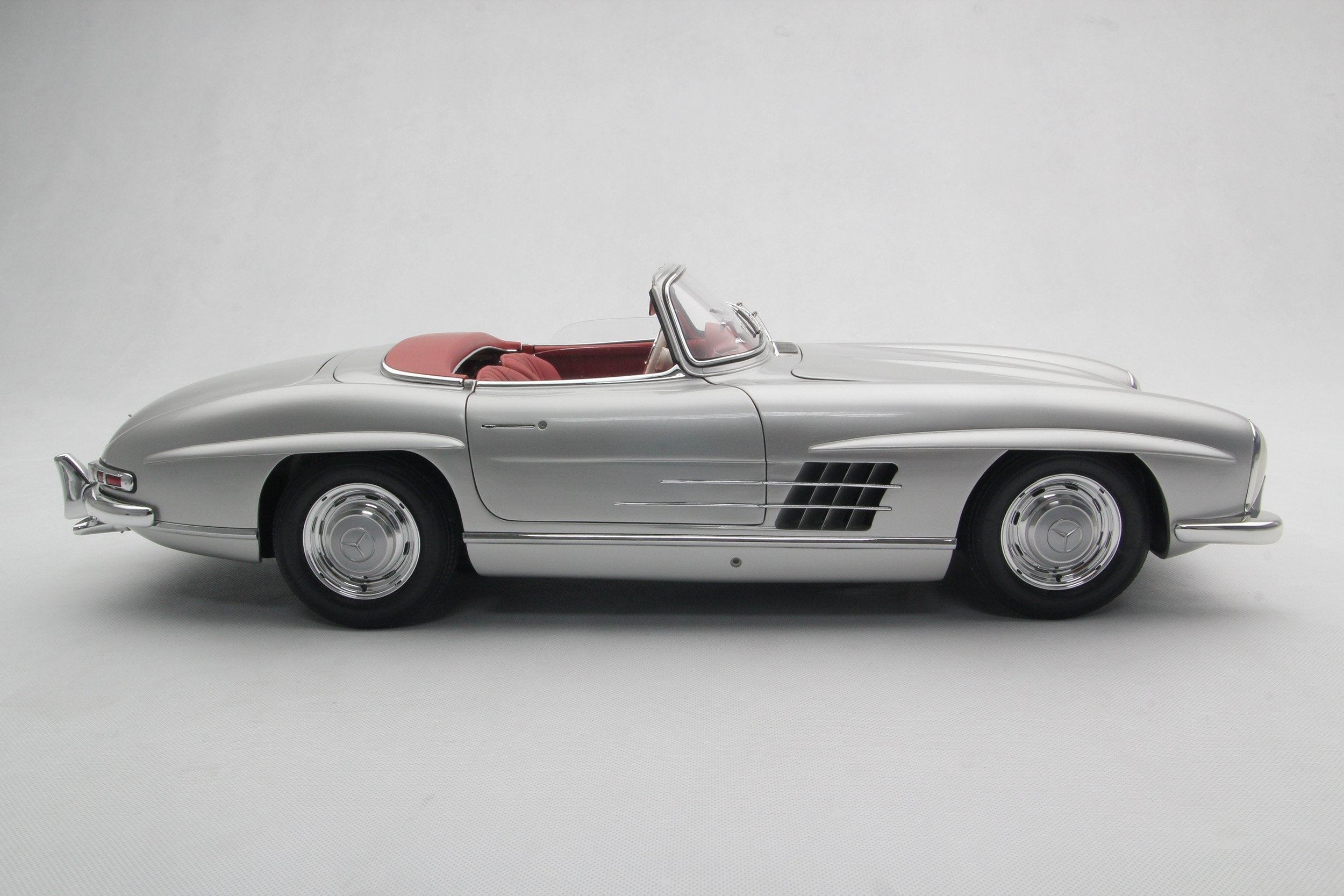 Mercedes 300SL Roadster in 1:8 scale by Amalgam