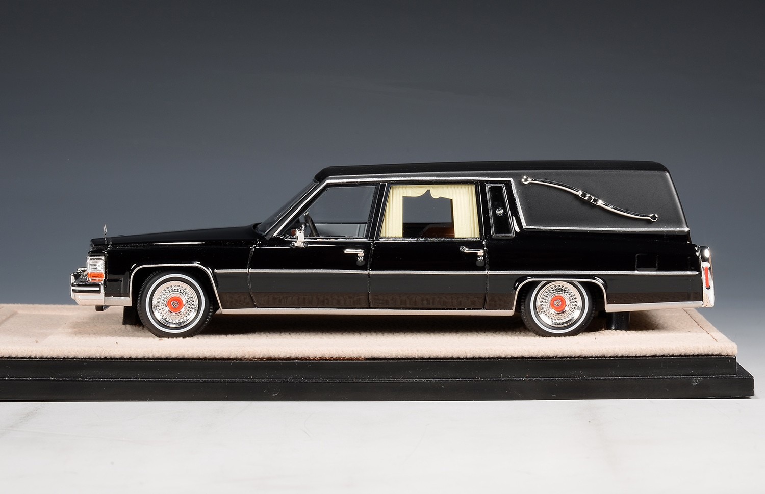 1980 Cadillac Superior Hearse Black in 1:43 scale by Stamp Models
