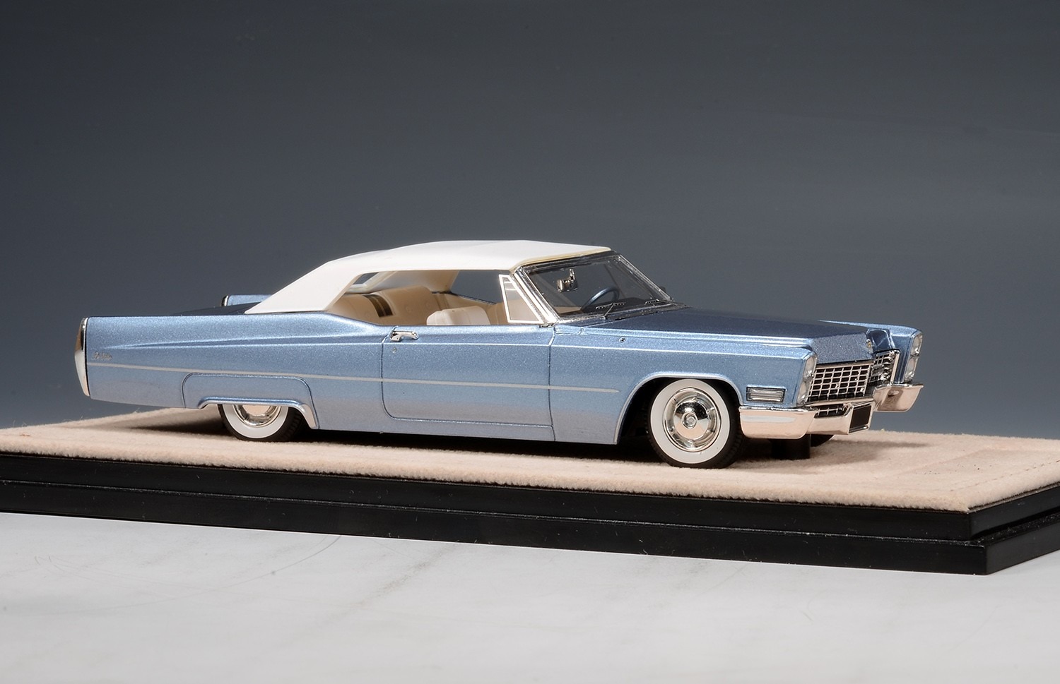 1967 Cadillac de Ville Convertible Closed roof Marina Blue Metallic in ...