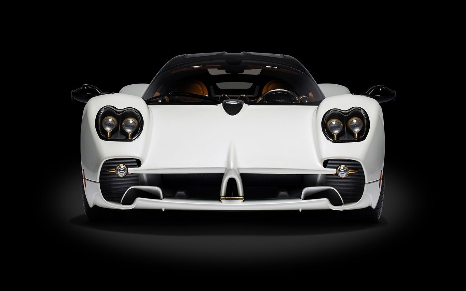 Pagani Utopia Coupé Bianco Perla 1:8 Scale Kit by Pocher