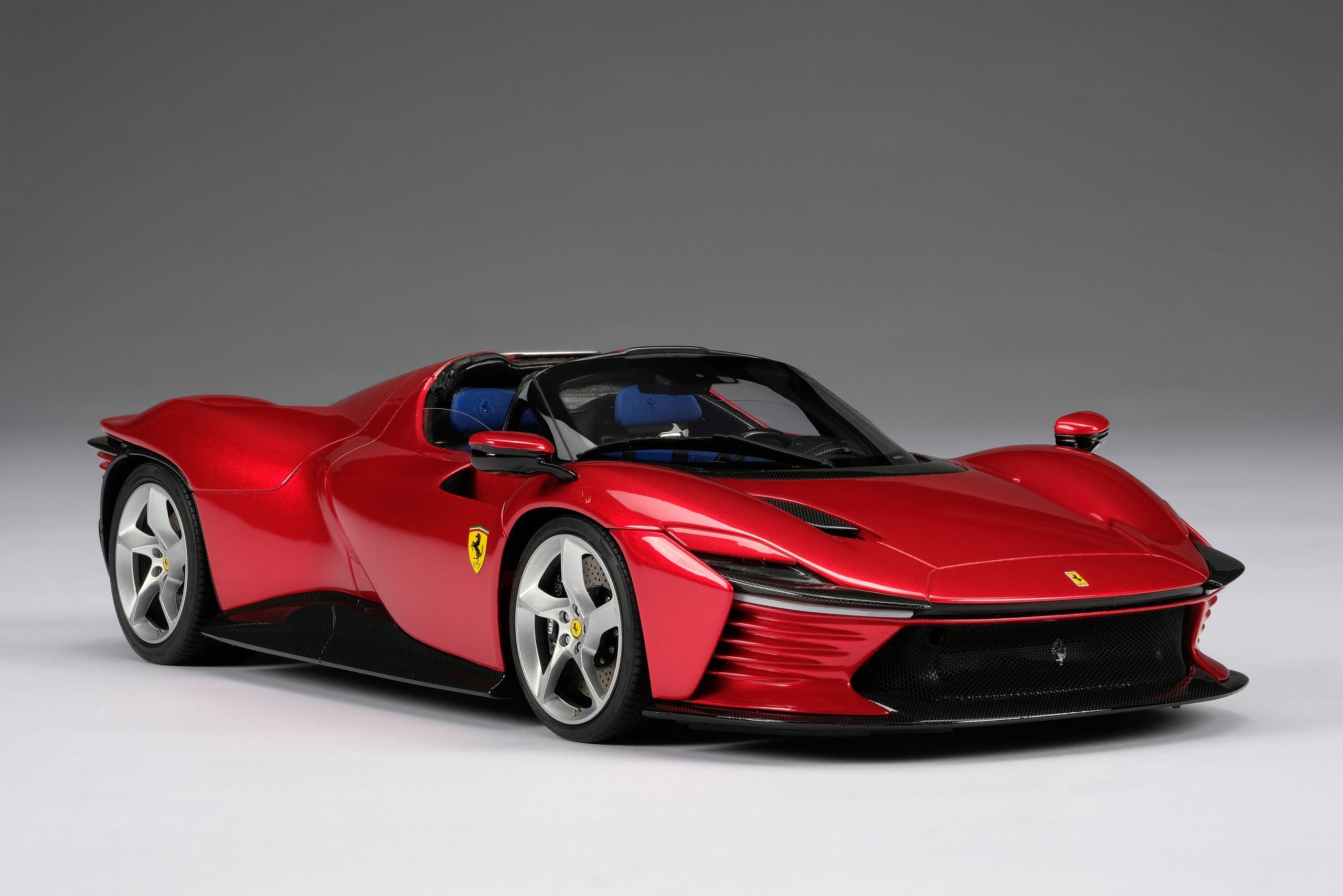 Ferrari Daytona SP3 in 1:18 scale by Amalgam