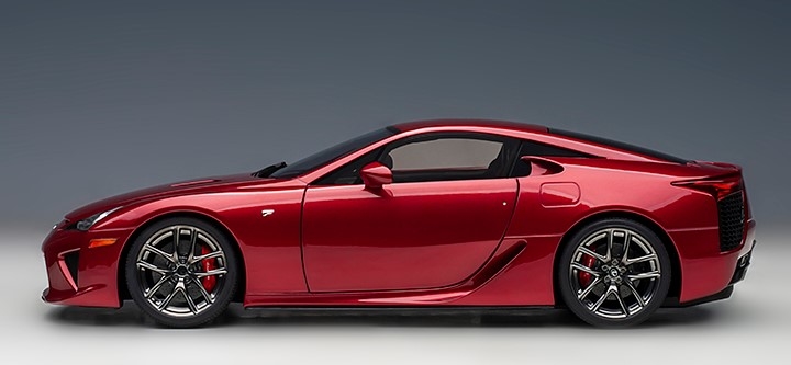 LEXUS LFA (PEARL RED) in 1:18 scale by AUTOart