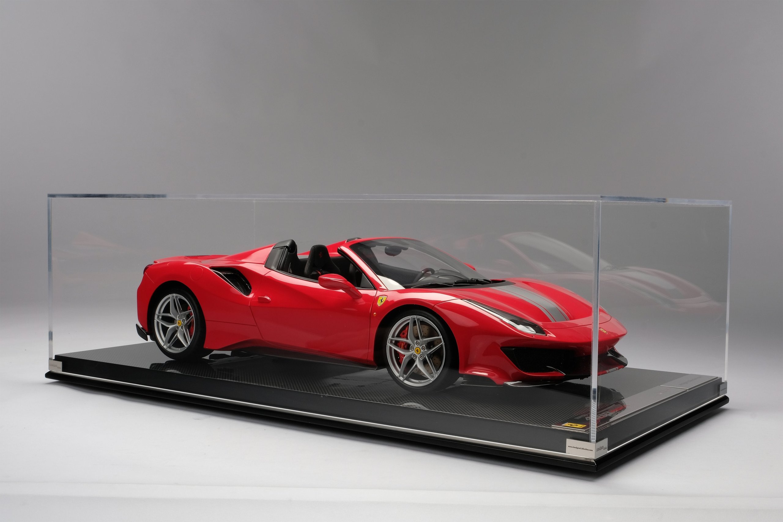 Ferrari 488 Pista Spider in 1:8 by Amalgam