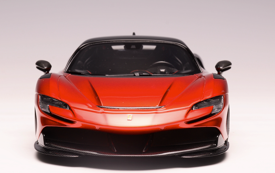 SF90 NOVITEC red/black w/leather base in 1:18 scale by Fine Scale Models