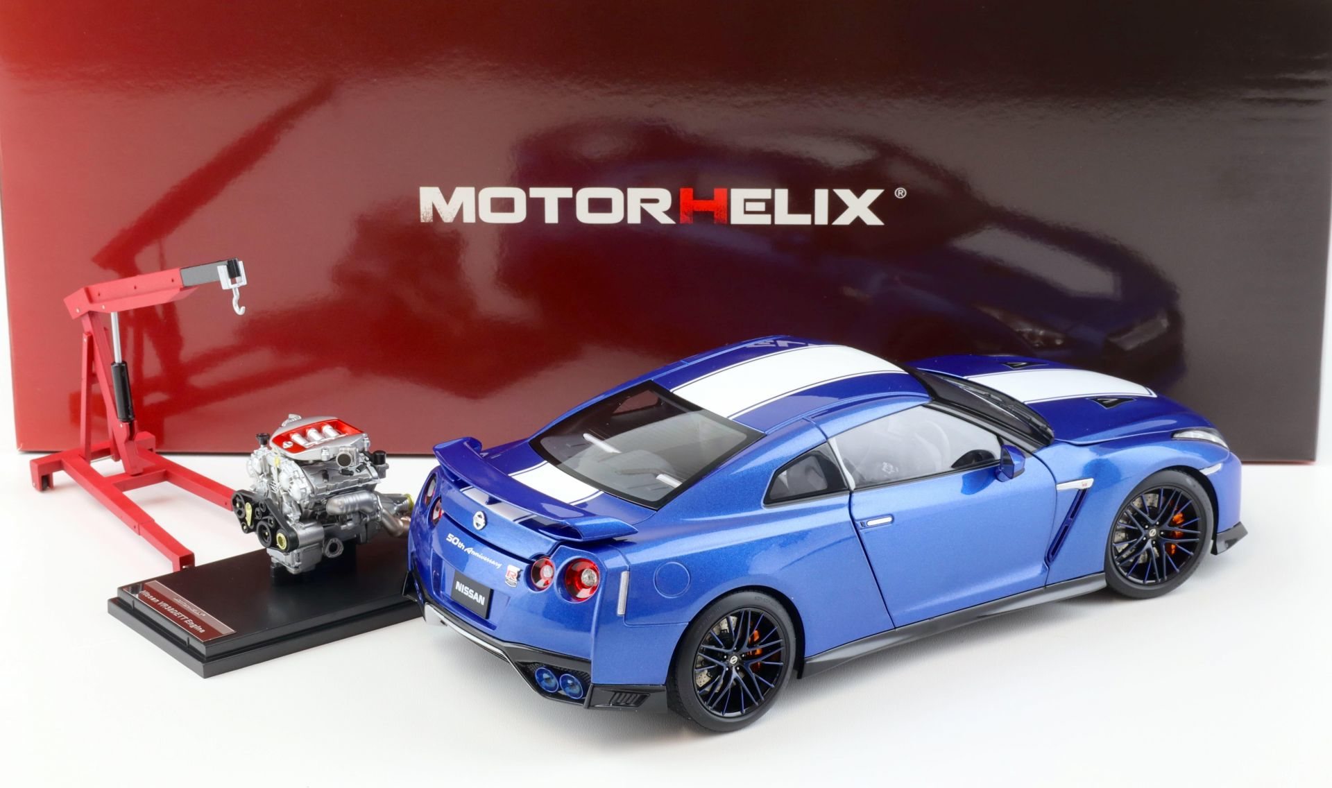 Nissan GT-R R35 50th Anniversary Edition Blue w/ Extra Engine in 1:18 ...