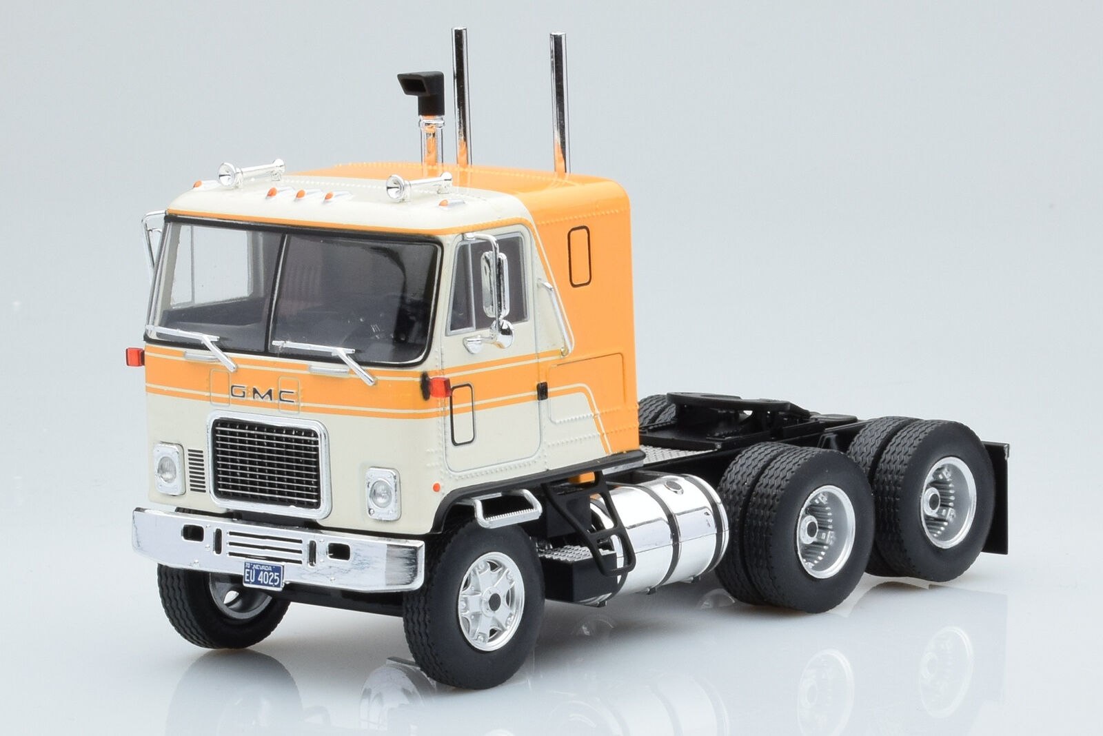 1970 GMC Astro 95 Truck Cab in 1:43 scale by IXO