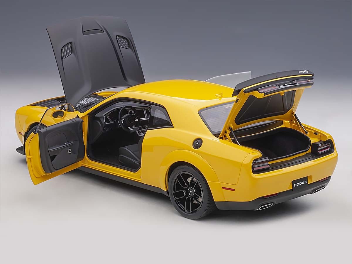 2018 Dodge Challenger Hellcat in Yellow Jacket in 1:18 Scale by AUTOart ...