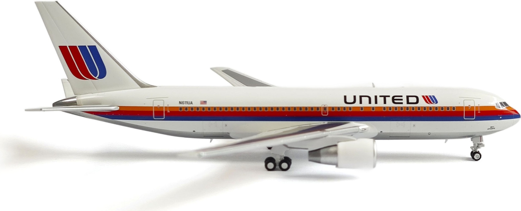 United Airlines Boeing 767-200ER N611UA in 1:400 scale by Motor City ...