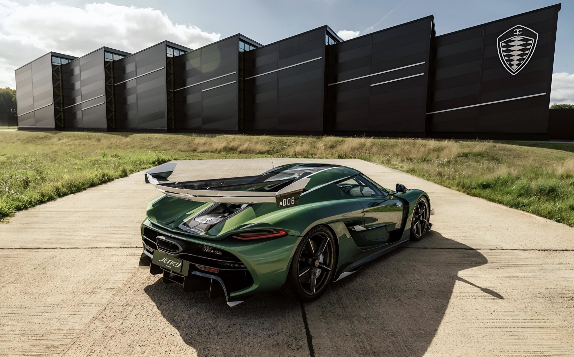 2024 Koenigsegg Jesko Green in 1:18 scale by GT Spirit