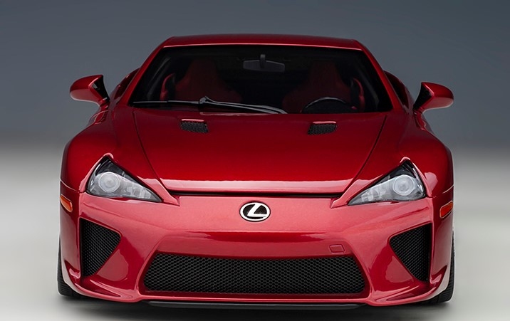 LEXUS LFA (PEARL RED) in 1:18 scale by AUTOart