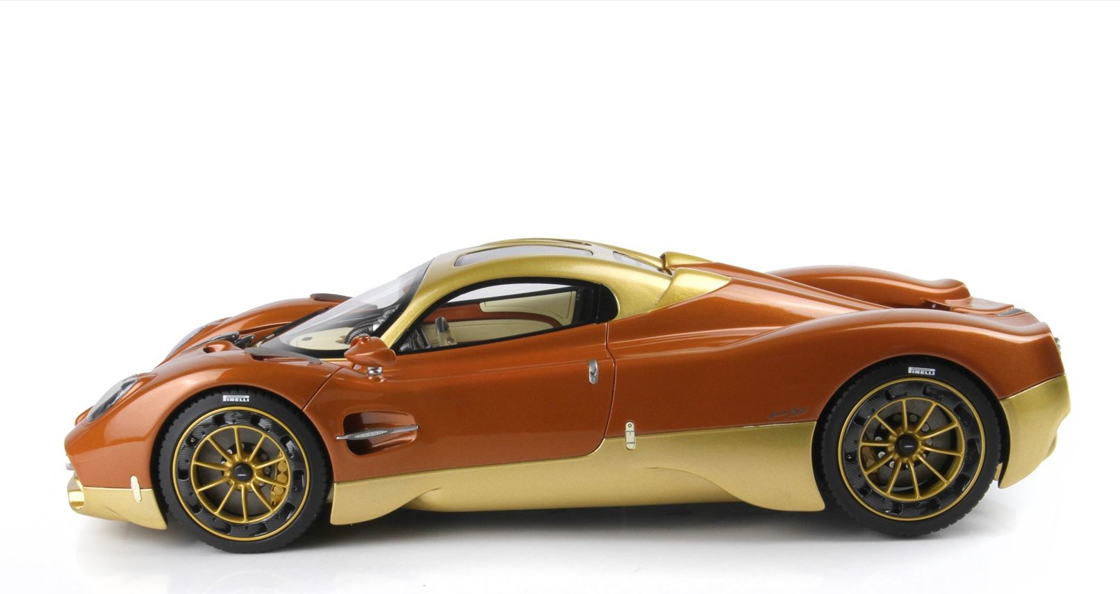 Pagani Utopia Bronze with Display Case in 1:18 scale by BBR