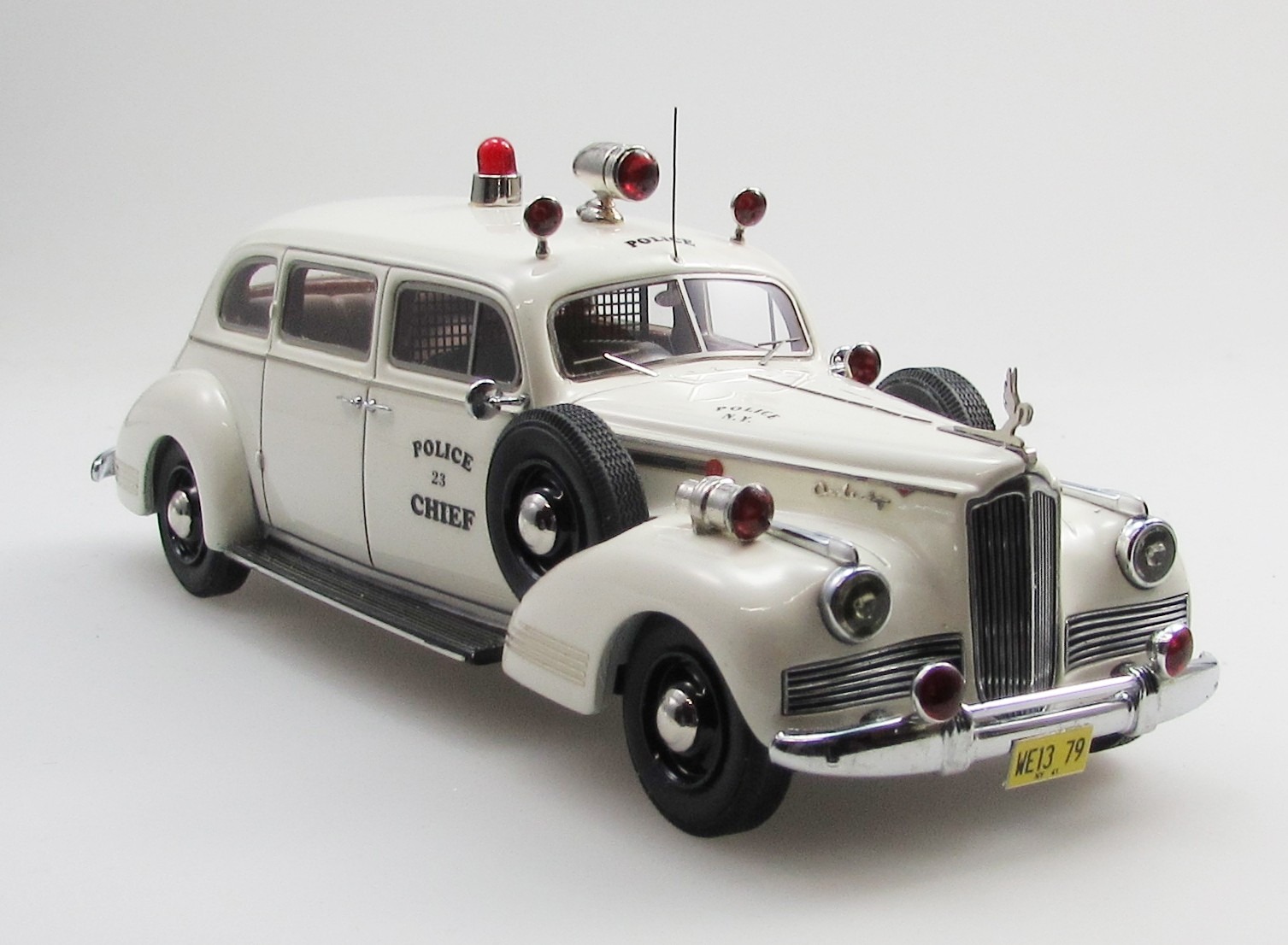 1942 Packard 160 7-seat limousine New York State police white/black in ...