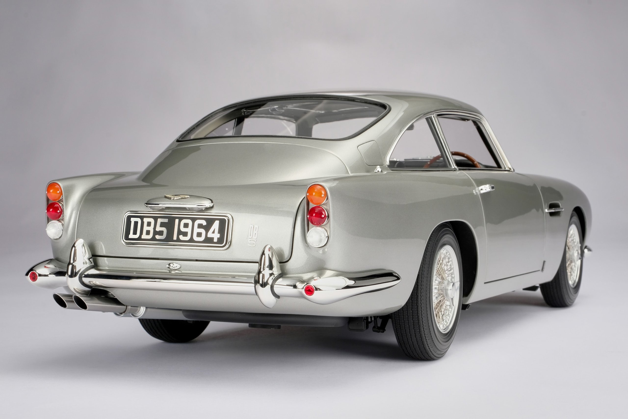 Aston Martin DB5 Vantage in 1:8 scale by Amalgam