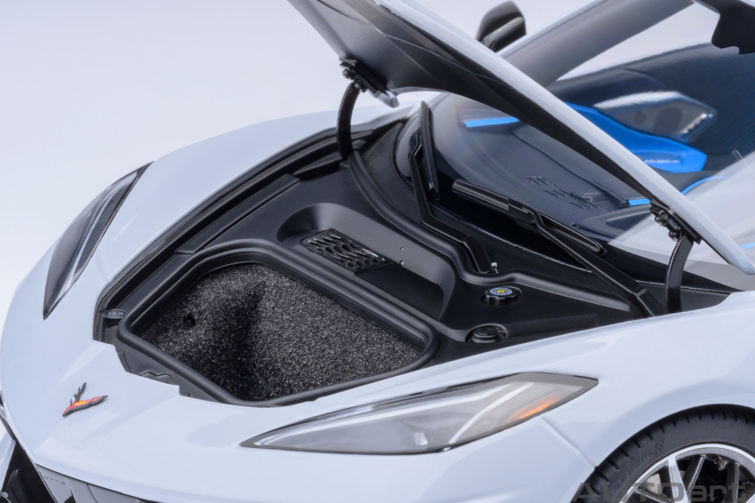 Chevrolet Corvette C8 Stingray Z51 Ceramic Matrix Grey Metallic in 1:18 ...