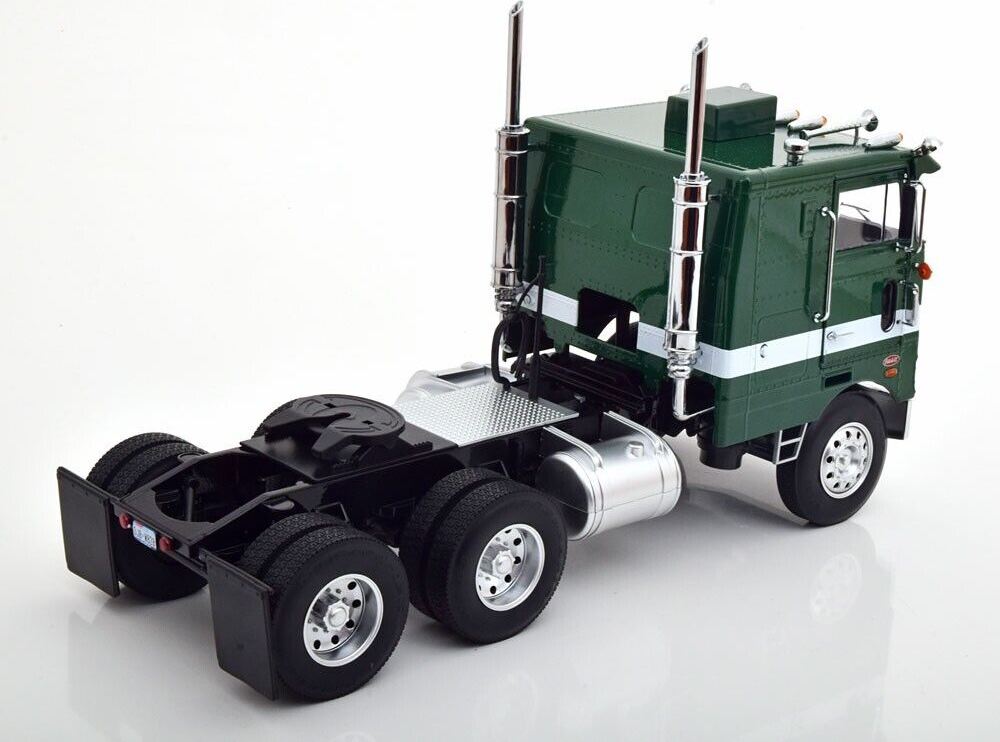 1979 Peterbilt 352 Pacemaker - Green/White in 1:18 scale by Road Kings
