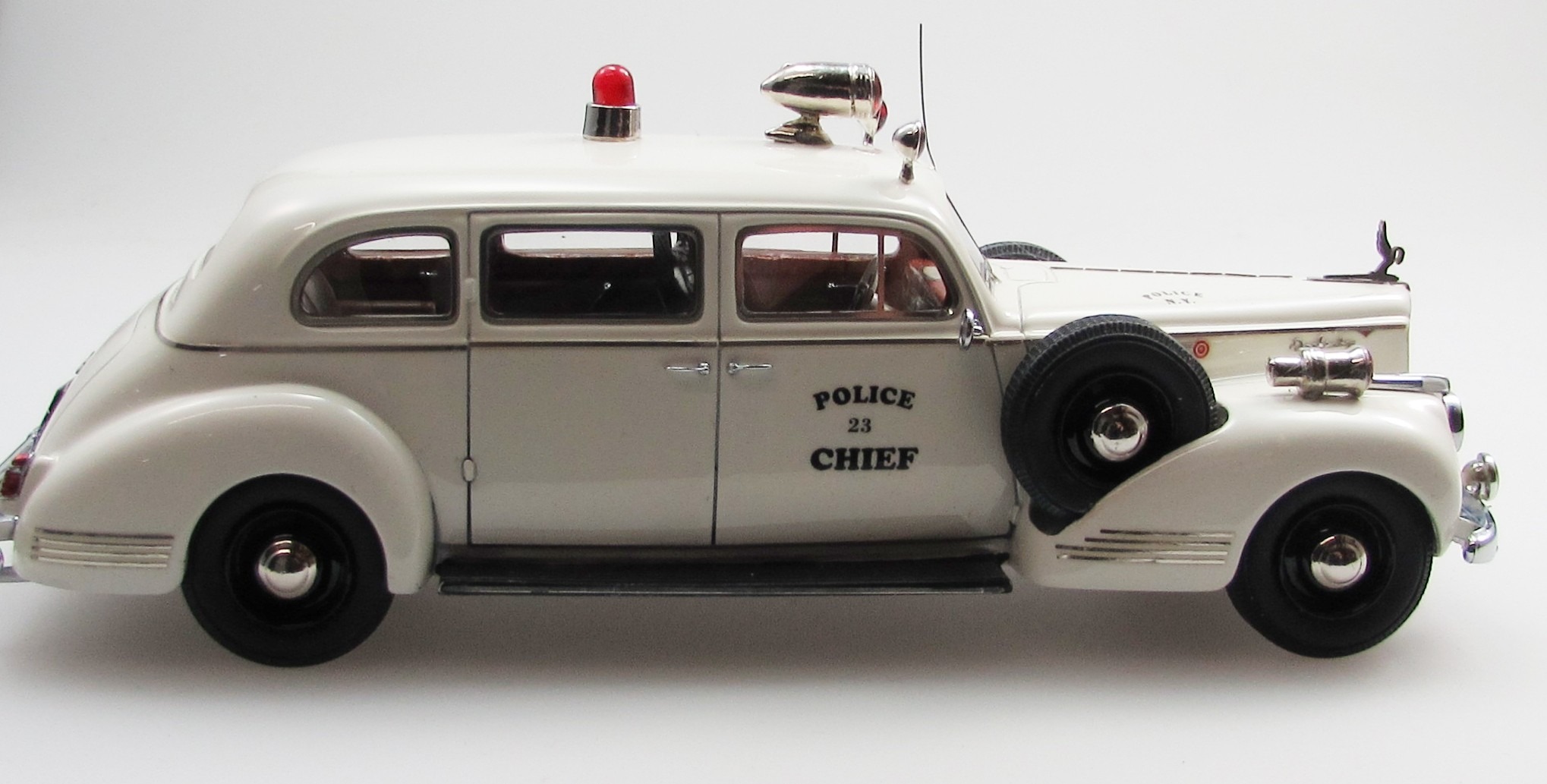 1942 Packard 160 7-seat limousine New York State police white/black in ...