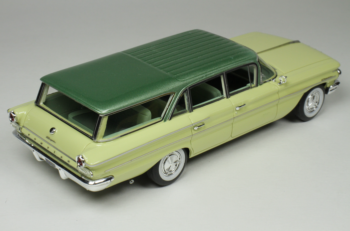 1960 Pontiac Safari Stardust Yellow Body & Fairway Green Roof in 1:43 ...