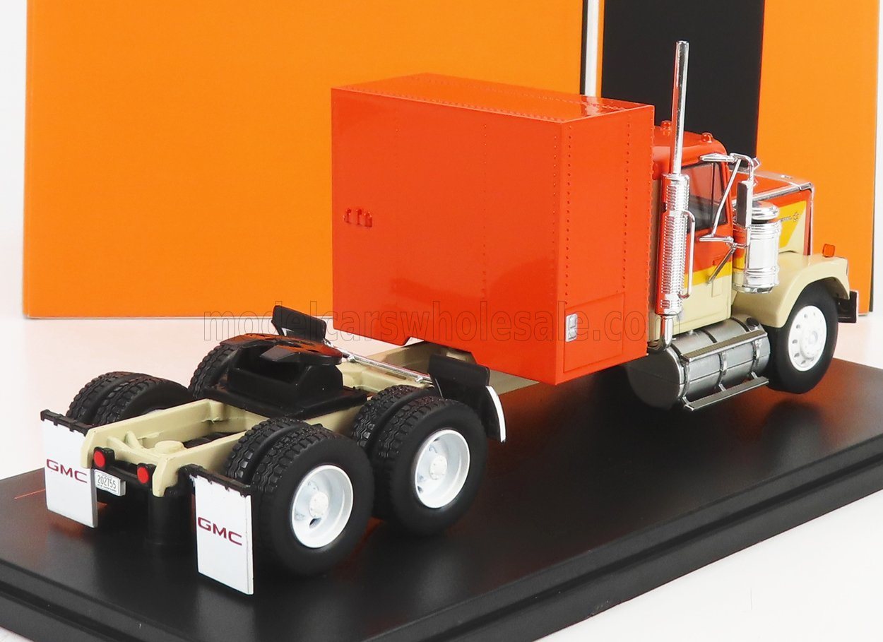GMC General Tractor Truck 3-ASSI 1980 in 1:43 scale by IXO