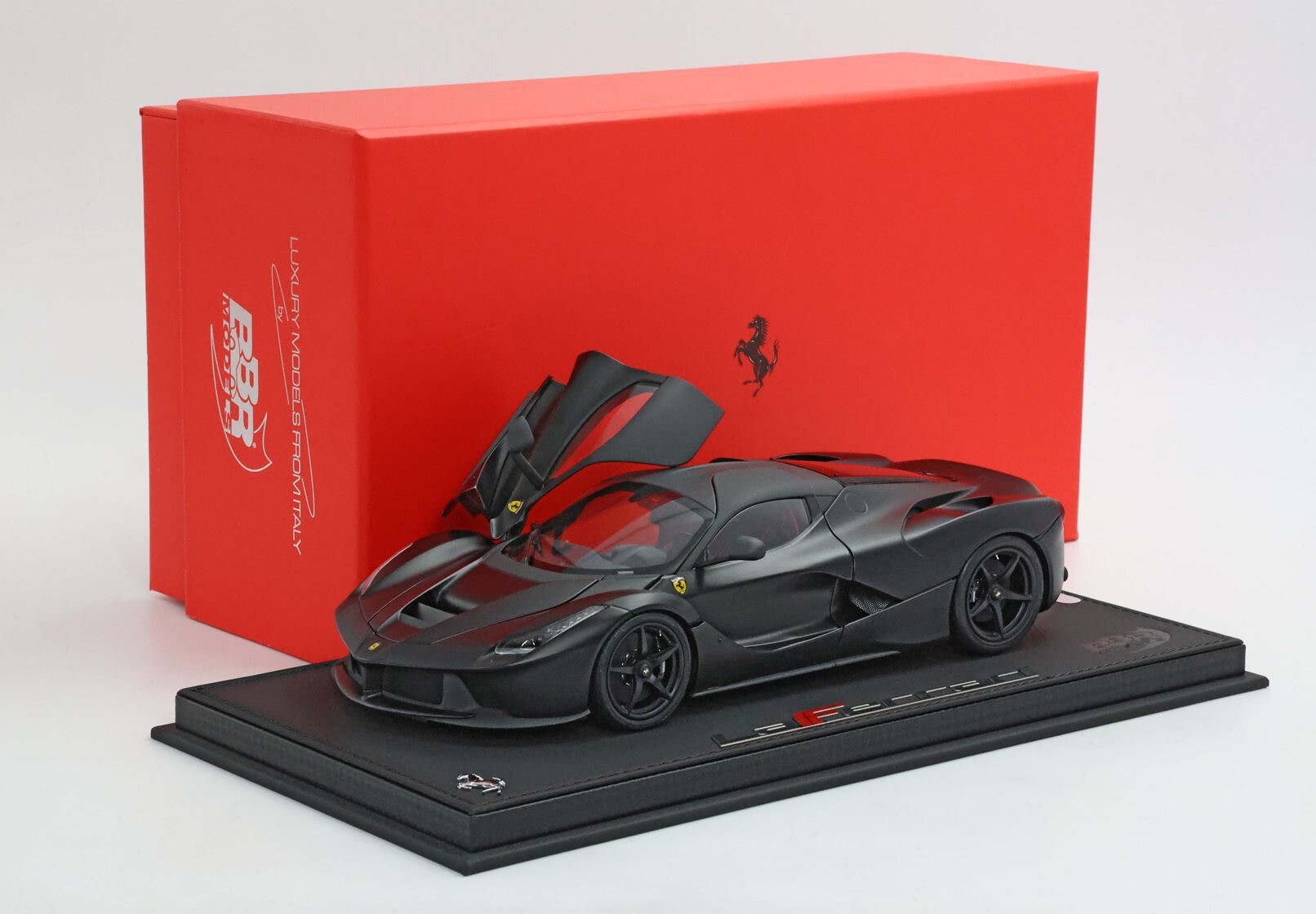 Ferrari LaFerrari 2012 Open Diecast Matt Black w/ Special Pack in 1:18 ...