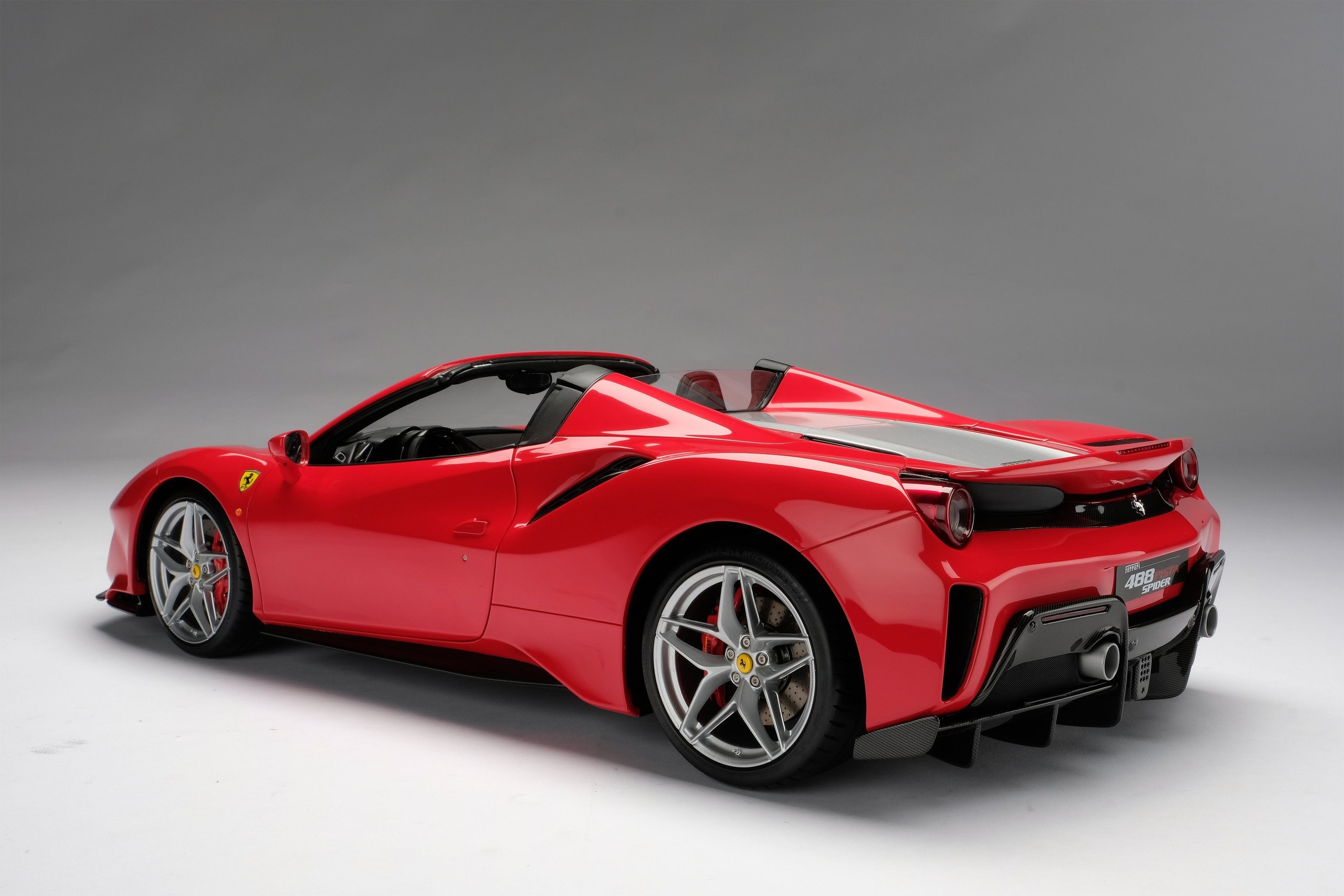 Ferrari 488 Pista Spider in 1:8 by Amalgam