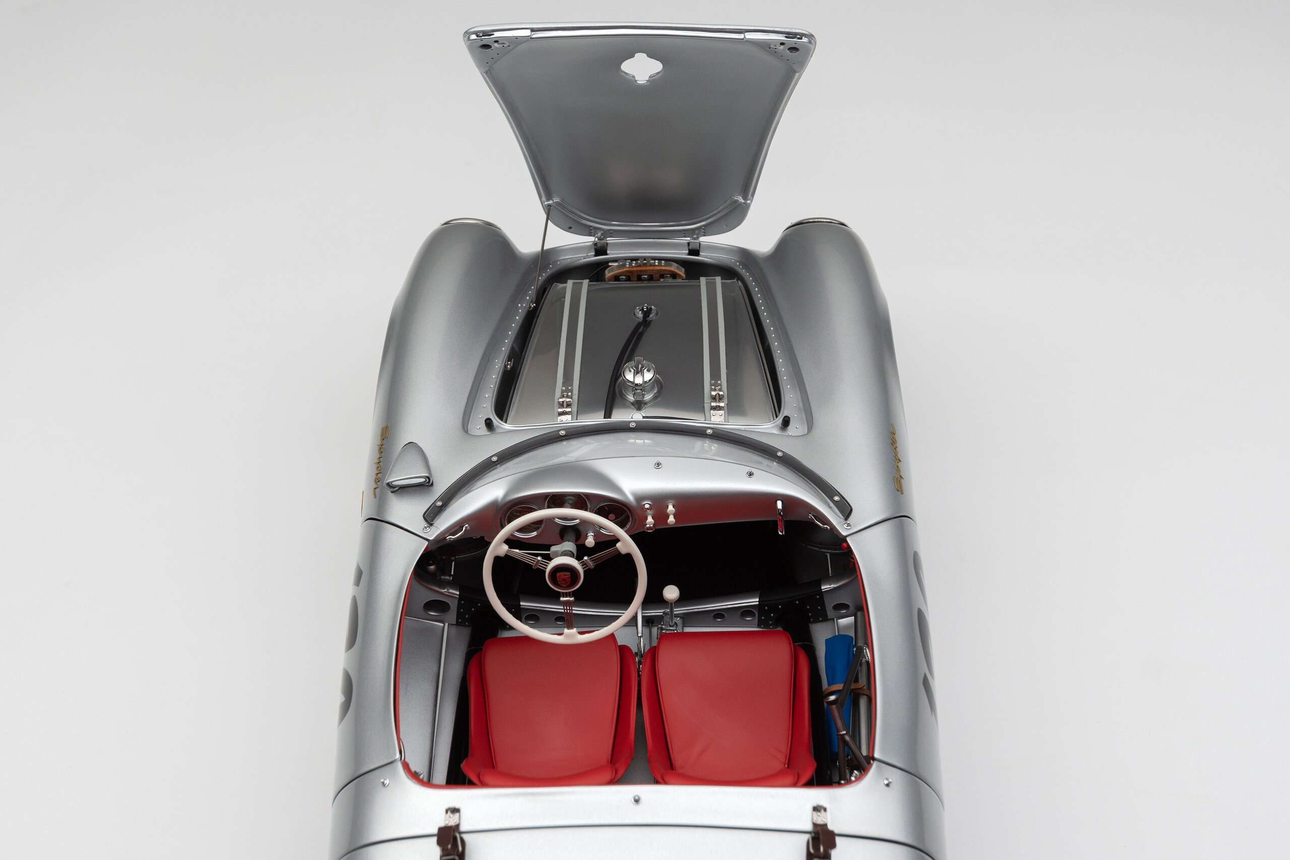 Porsche 550RS Spyder Little Bastard w/ James Dean Figure in 1:8 scale ...