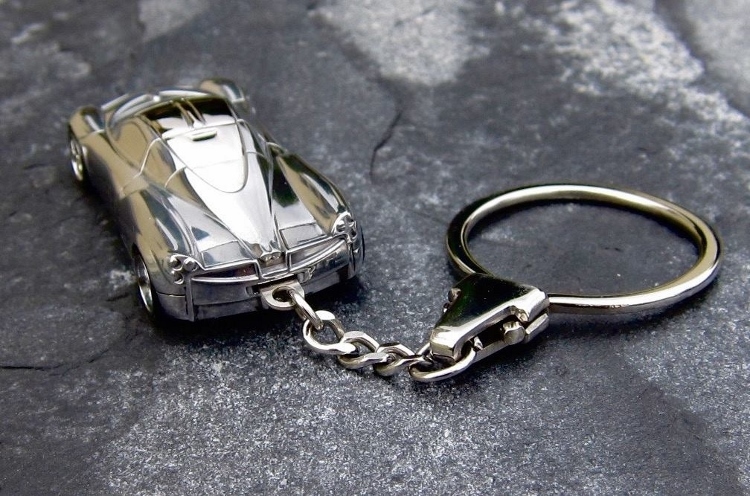 Pagani Huayra Aluminim Casting Car Keychain in 1:87 Scale by AUTOart by ...