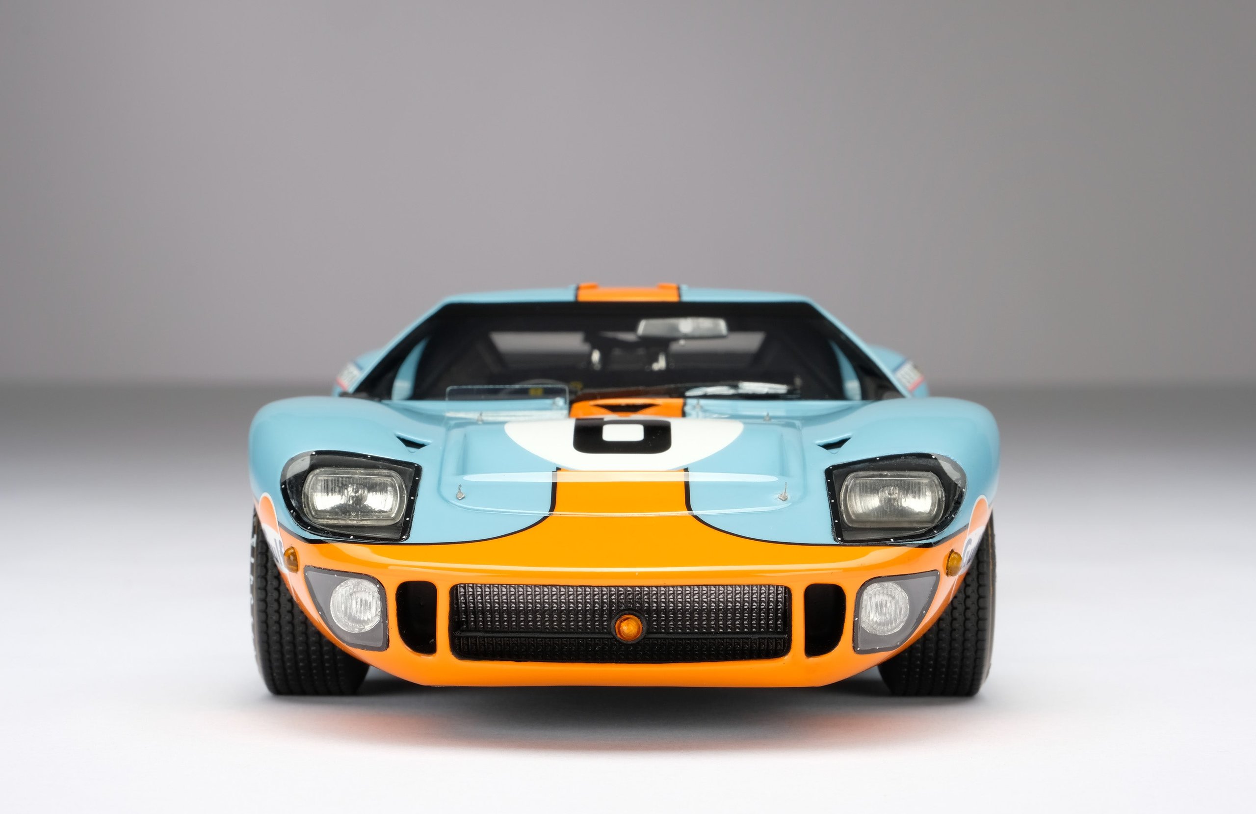 1969 FORD GT40 LE MANS WINNER in 1:18 scale by Amalgam
