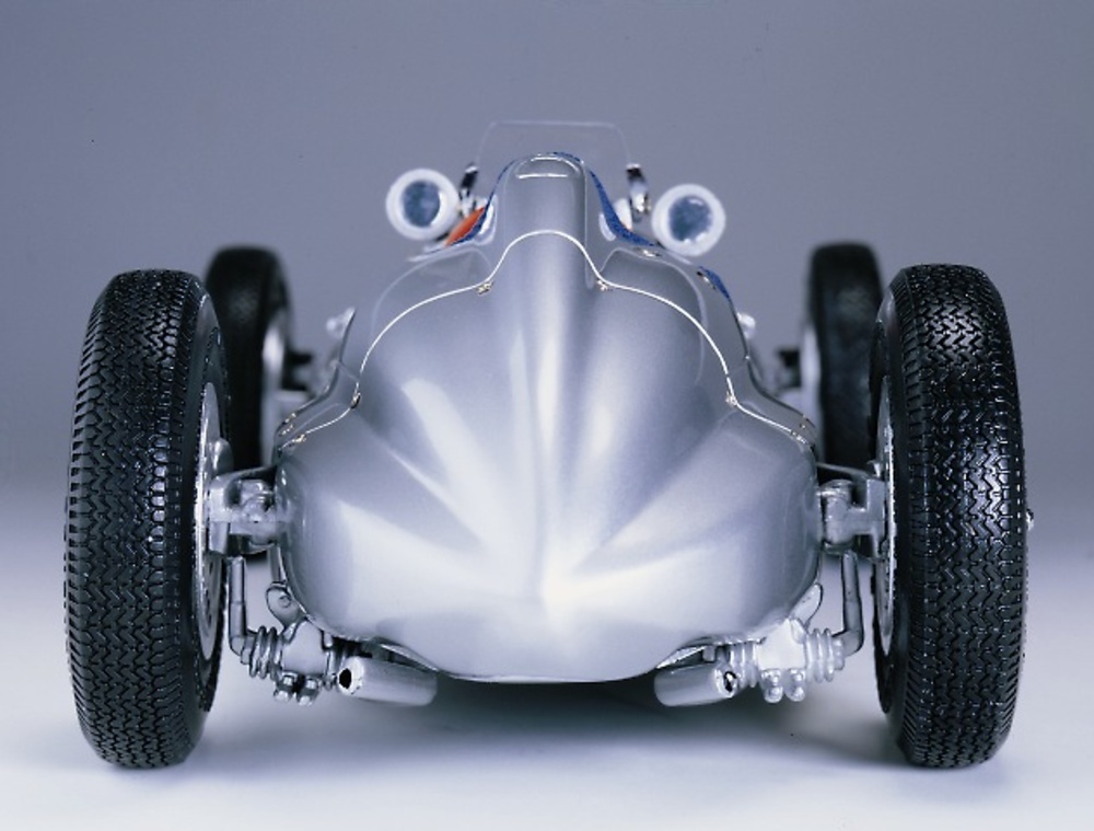 1939 Mercedes Benz W 165 by CMC in 1:18 Scale by CMC