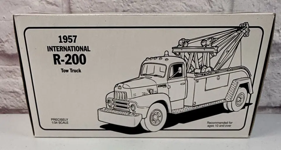 First Gear Diecast 1957 International R-200 Tow Truck in 1:34 scale by ...