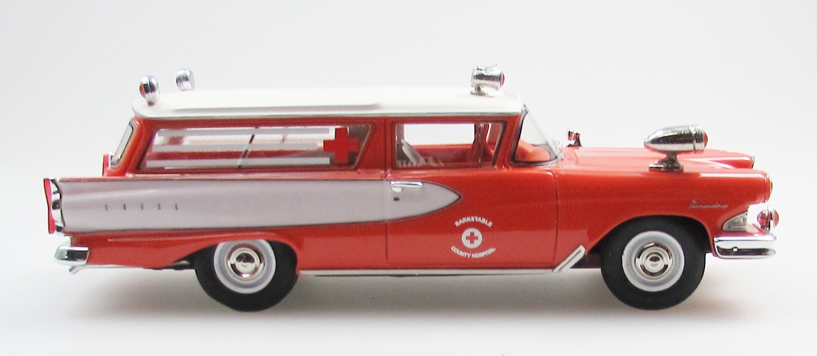 1958 Edsel Roundup 2-door station wagon Ambulance red / white in 1:43 ...