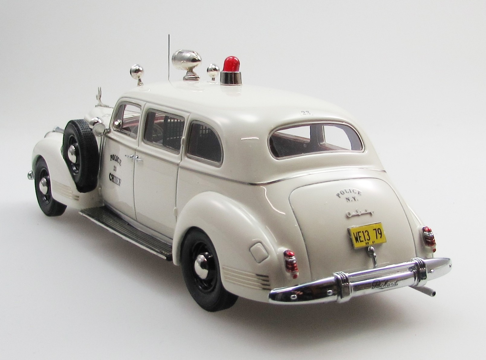 1942 Packard 160 7-seat limousine New York State police white/black in ...
