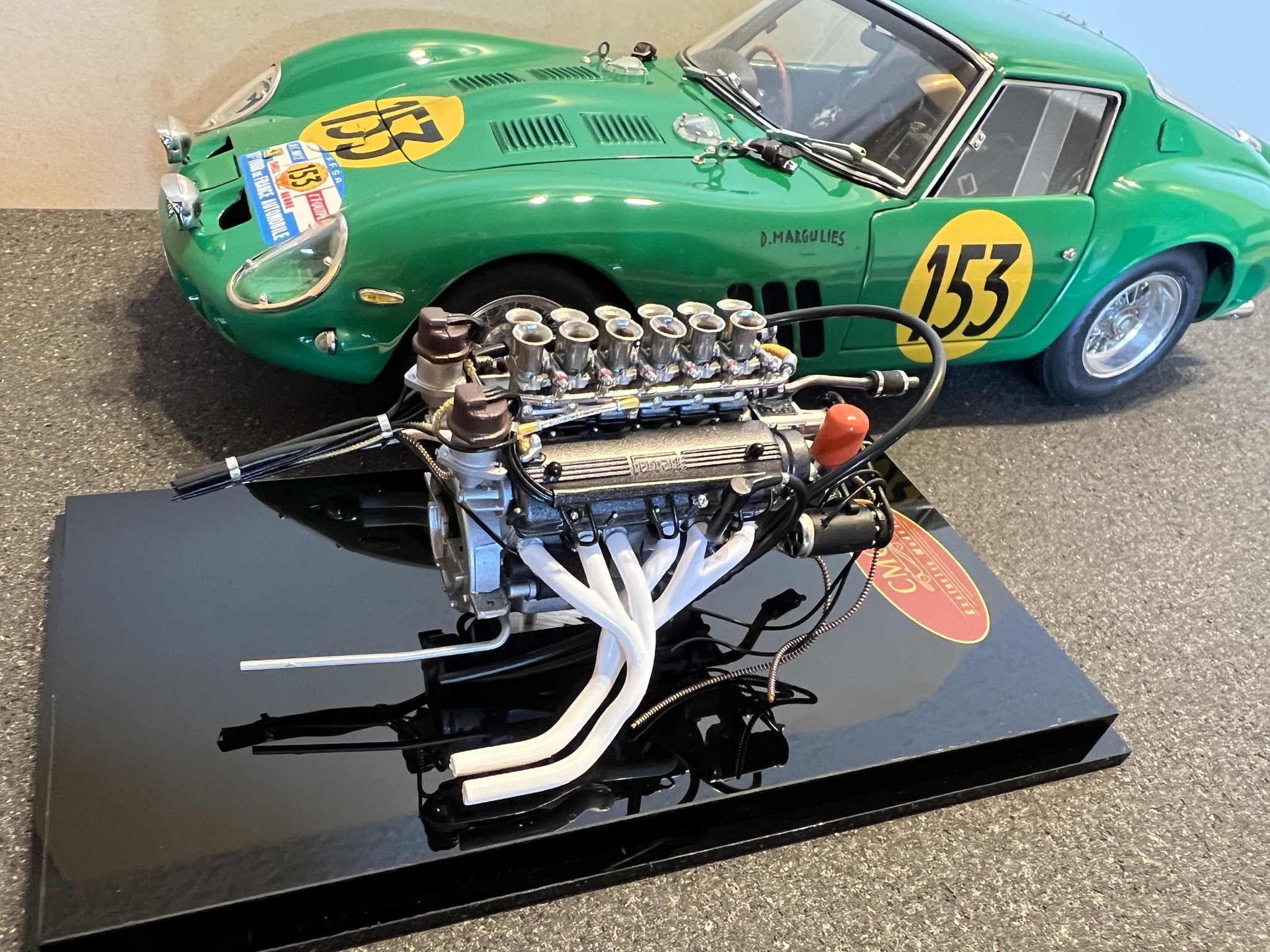 Ferrari 250 GTO Engine in 1:18 scale w/ Showcase by CMC
