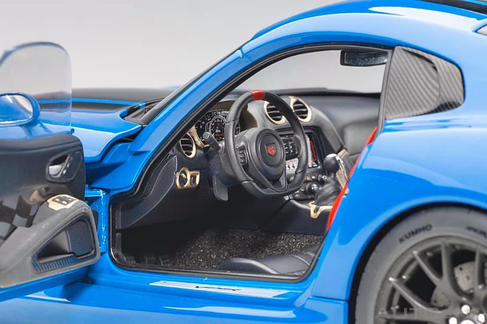 2017 Dodge Viper ACR Blue with Black Stripes in 1:18 Scale by AUTOart