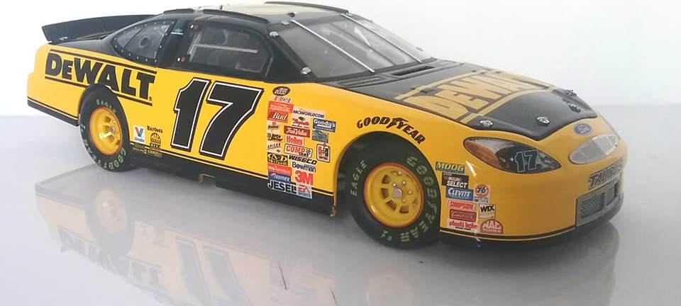 2000 Matt Kenseth #17 Dewalt Ford Taurus NASCAR in 1:24 scale by Team ...
