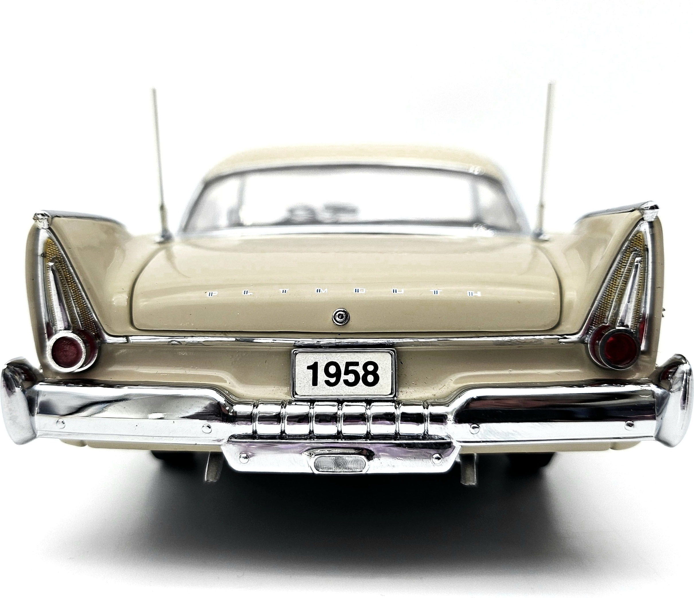 1958 Plymouth Fury Buckskin Beige Hardtop 1:24 scale by Danbury Mint