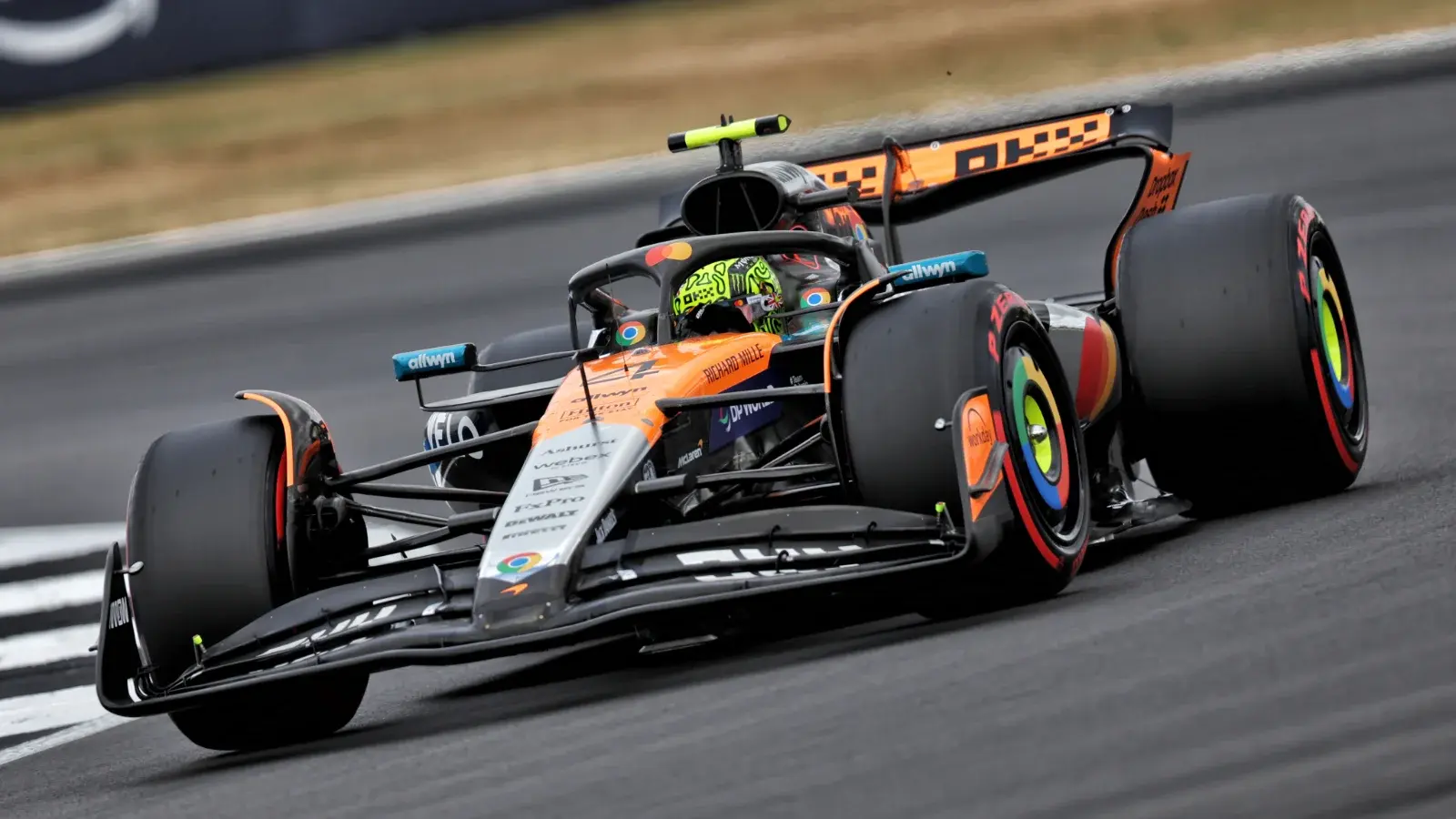 McLaren F1 MCL39 #4 2025 British GP Lando Norris in 1:43 scale w/ pilot ...