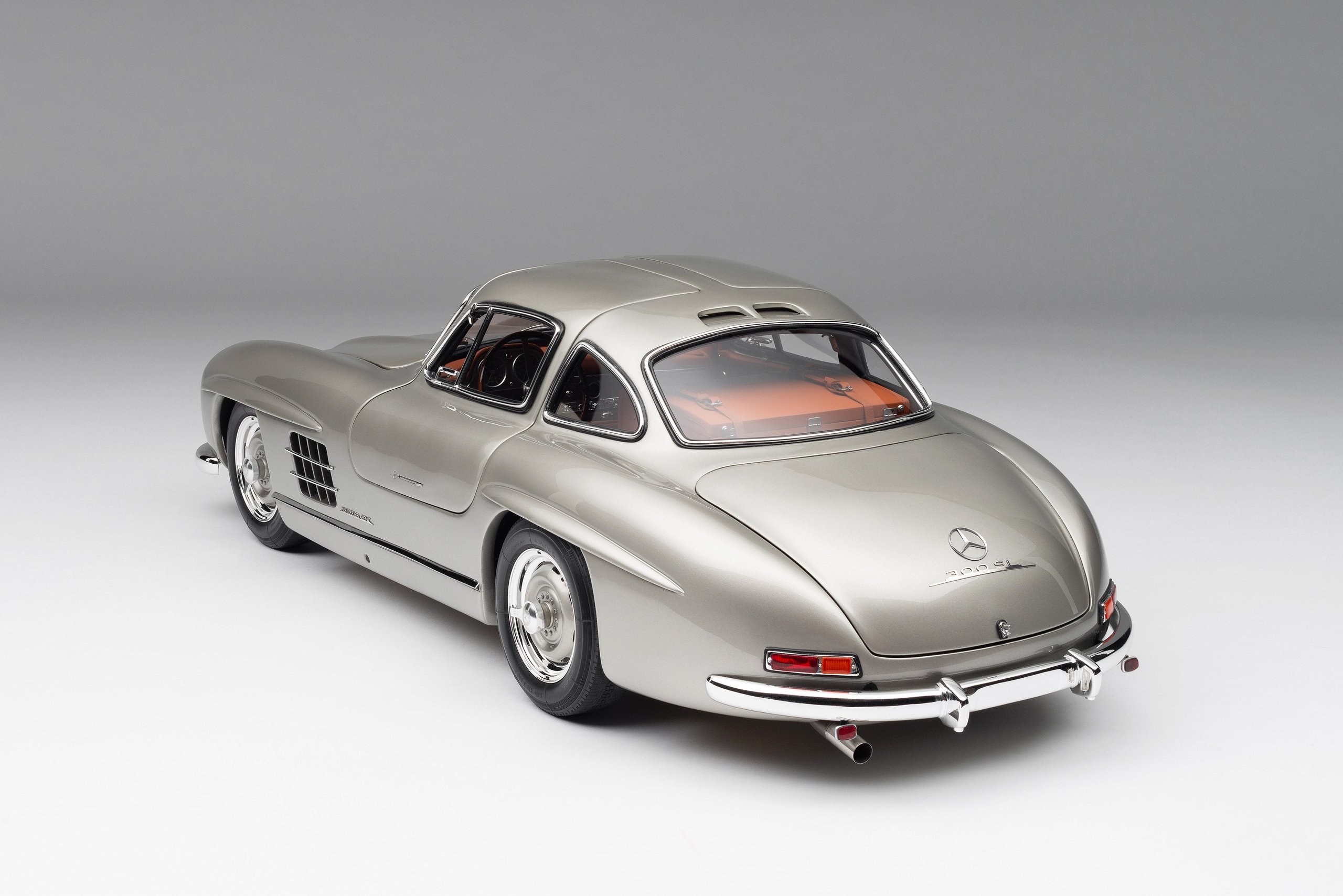 Mercedes Benz 300SL Gullwing in 1:8 scale by Amalgam