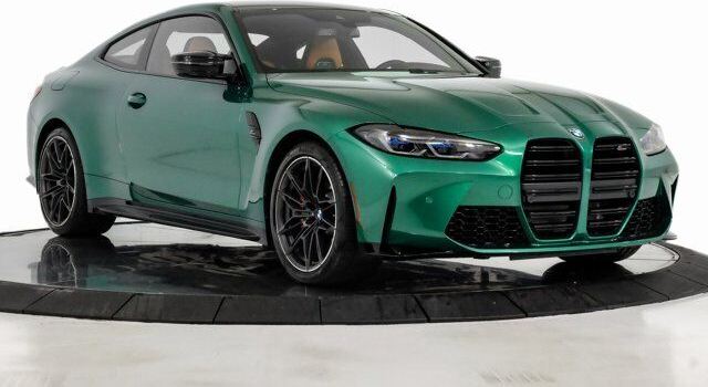 2022 BMW M4 CSL Matt Green Metallic in 1:18 scale by Minichamps