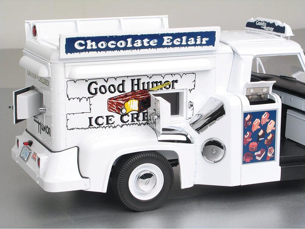 1965 Good Humor Ice Cream Truck Diecast Model Car in 1:18 Scale by Sun Star