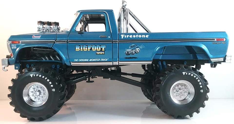 Bigfoot #1 The Original Monster Truck 48 Inch tires 1:18 Diecast w Bob ...
