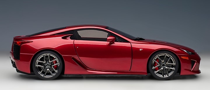 LEXUS LFA (PEARL RED) in 1:18 scale by AUTOart