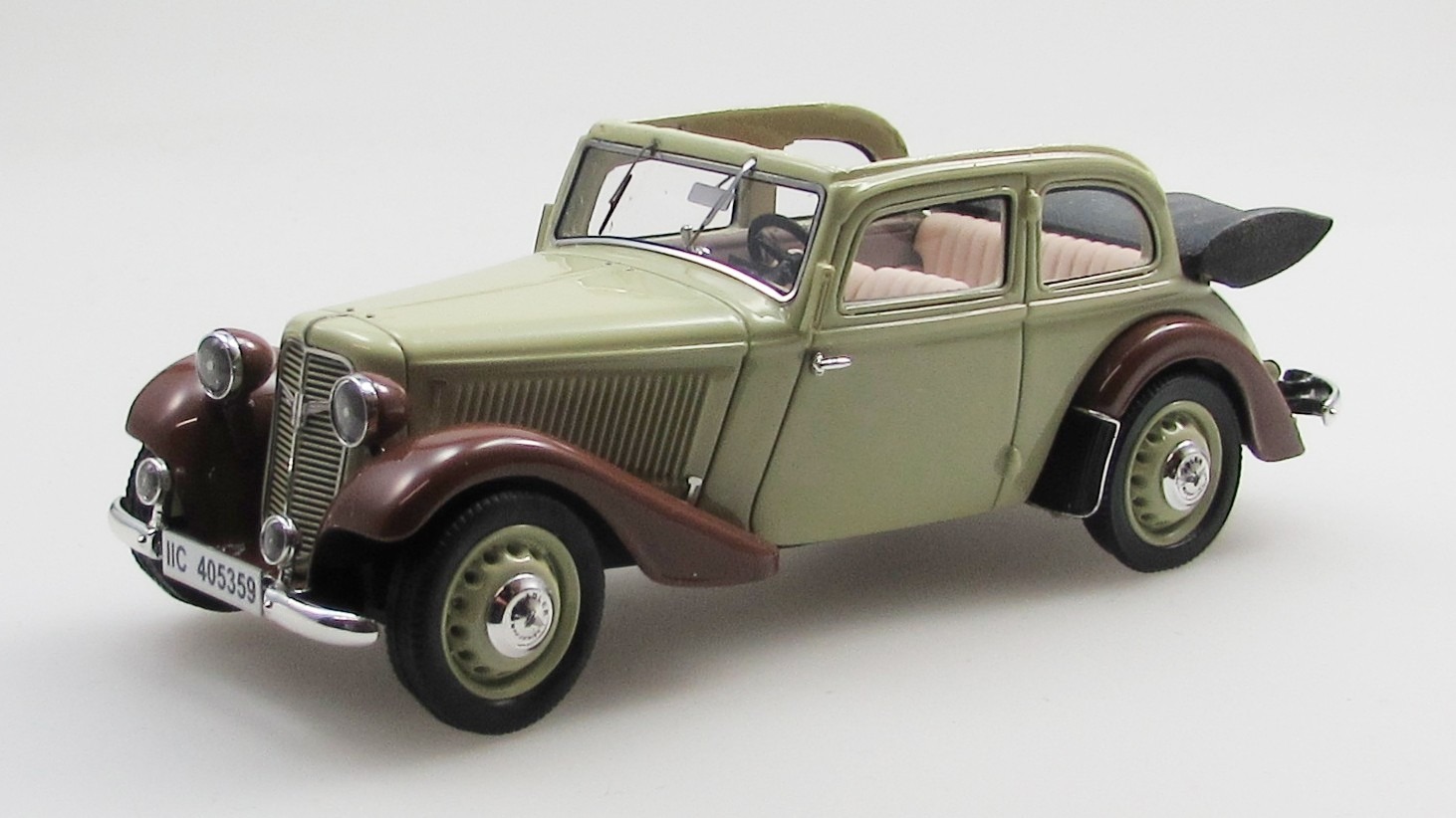 1937-41 Adler Trumpf Junior 2-door cabrio-limousine top down beige ...